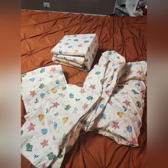 Bedding | Full Size Disney Princess Christmas Sheets | Poshmark